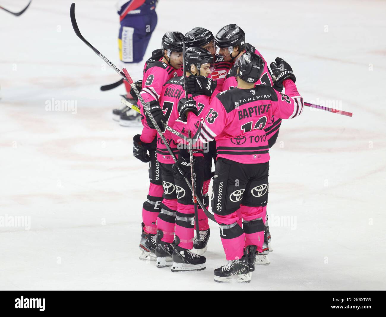 Cologne, Deutschland. 16th Oct, 2022. firo: October 16th, 2022, ice ...