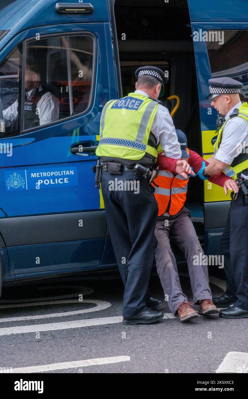 Just Stop oil continue to block various parts of London - leading to a ...
