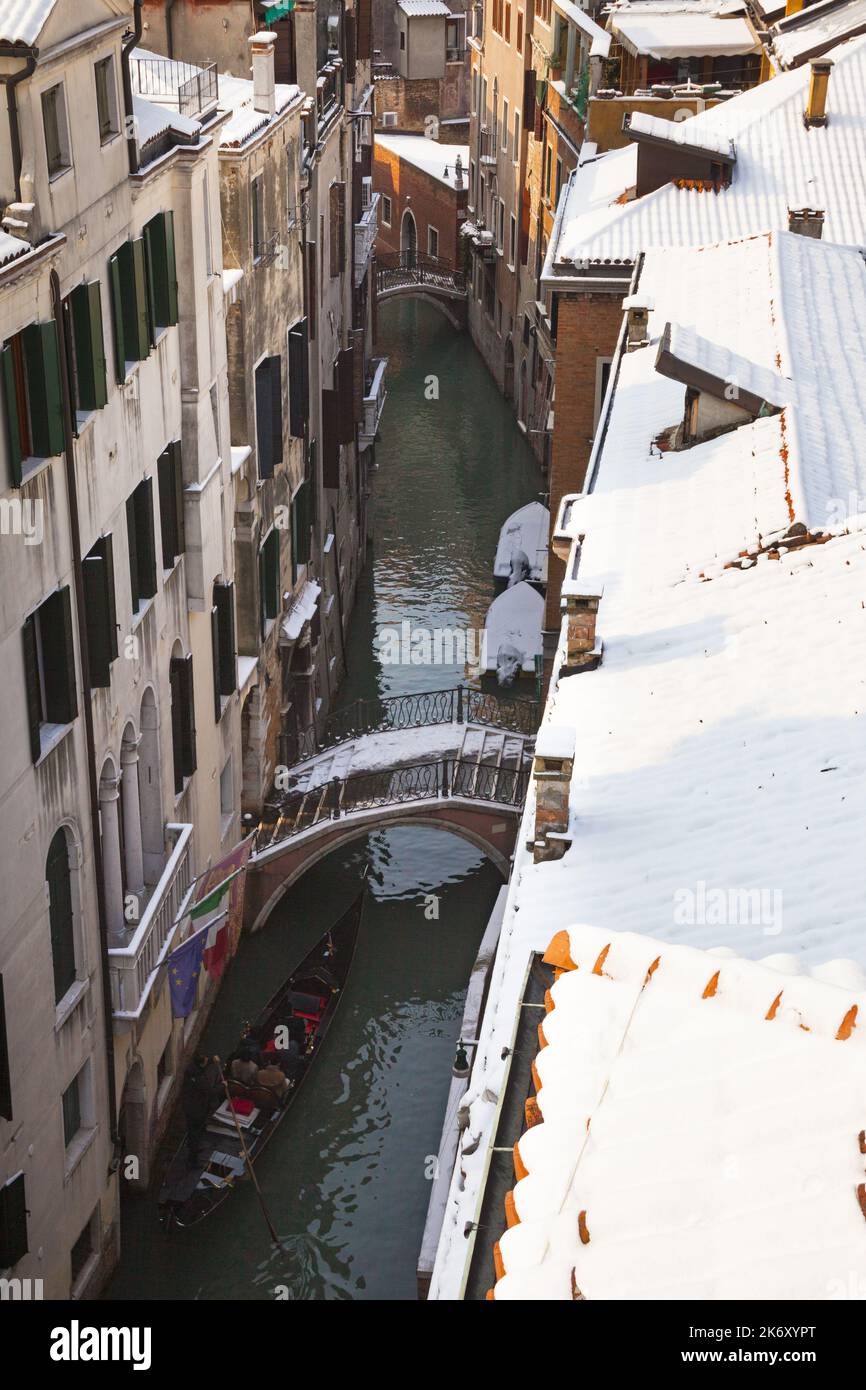 Tetti di venezia innevati hi-res stock photography and images - Alamy