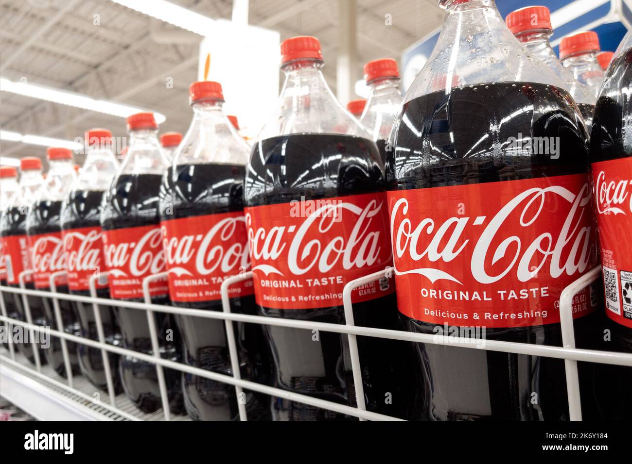 Store display coca cola hi-res stock photography and images - Alamy