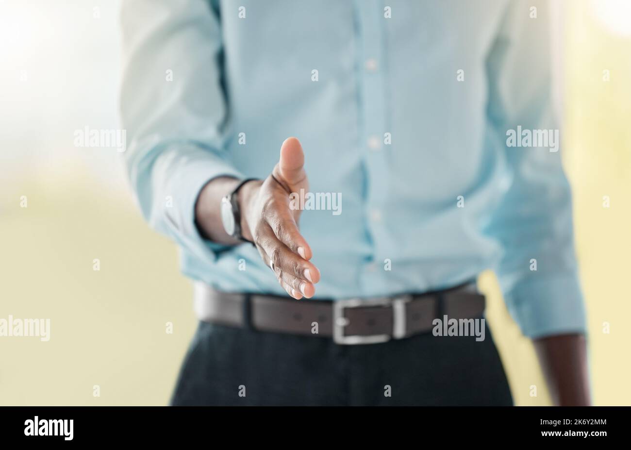 Businessman ready handshake hi-res stock photography and images - Alamy