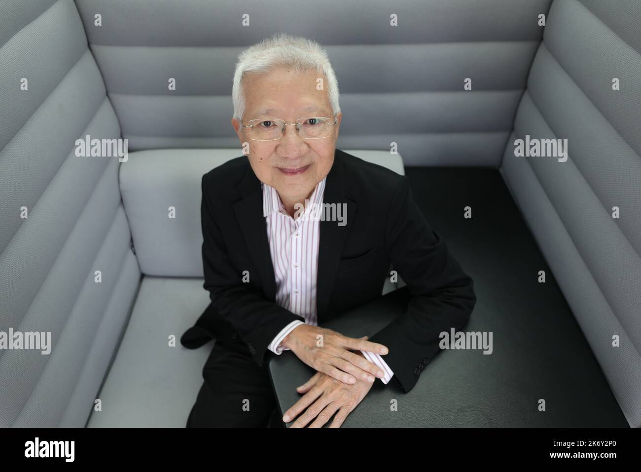 Prof. SUNG Yun-wing photographed in Ngau Tau Kok.02SEP21 SCMP / Xiaomei Chen Stock Photo - Alamy