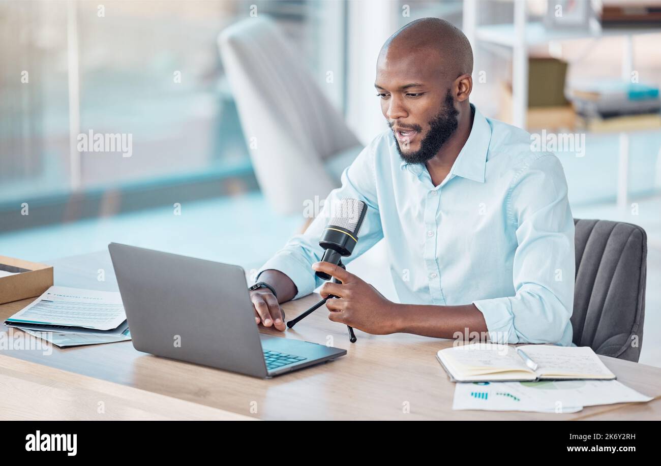 Podcast people hi-res stock photography and images - Alamy