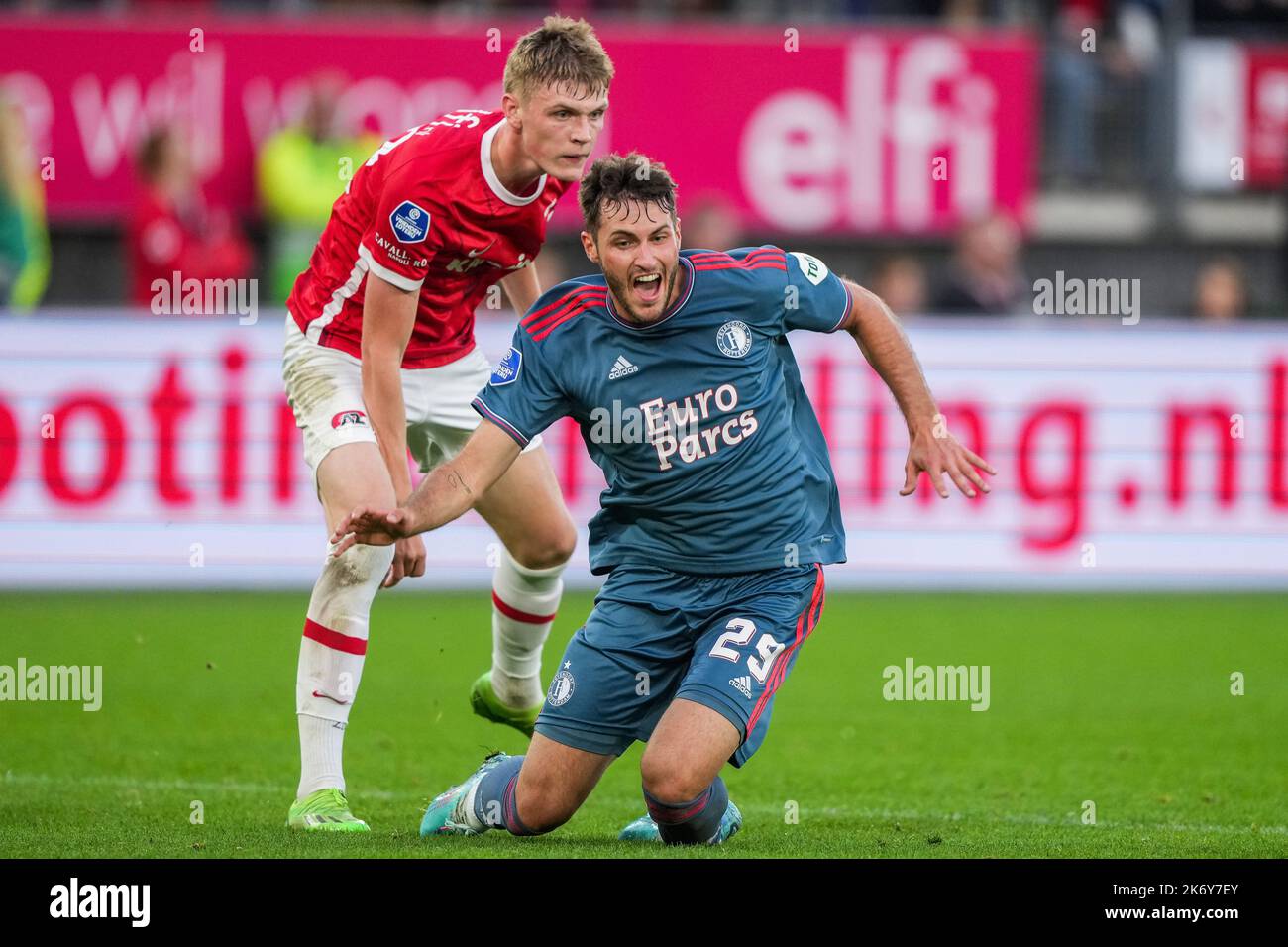 Alkmaar - Maxim Dekker of AZ Alkmaar, Santiago Gimenez of Feyenoord ...