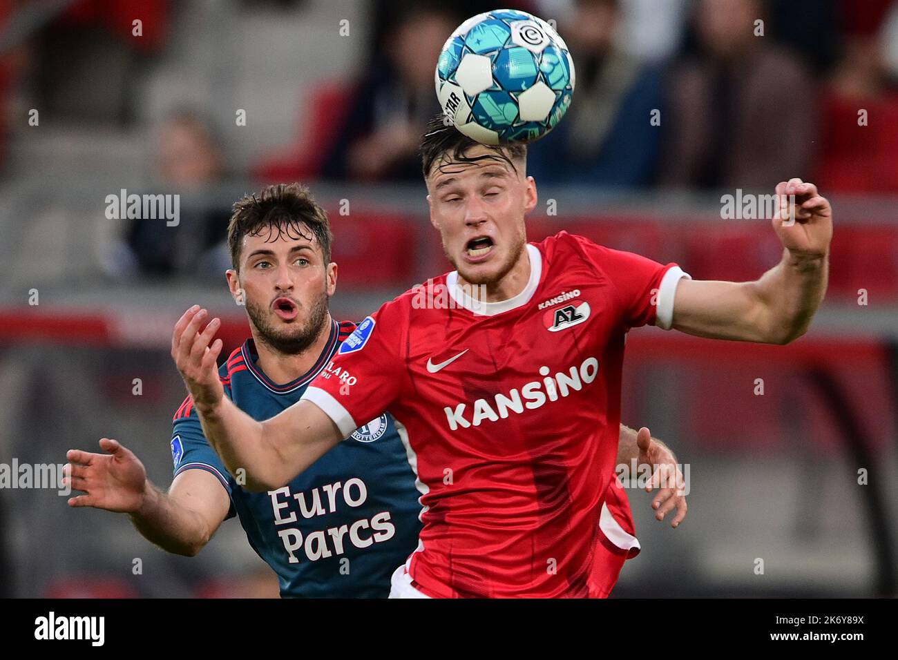ALKMAAR - (lr) Santiago Gimenez of Feyenoord, Sam Beukema of AZ during ...