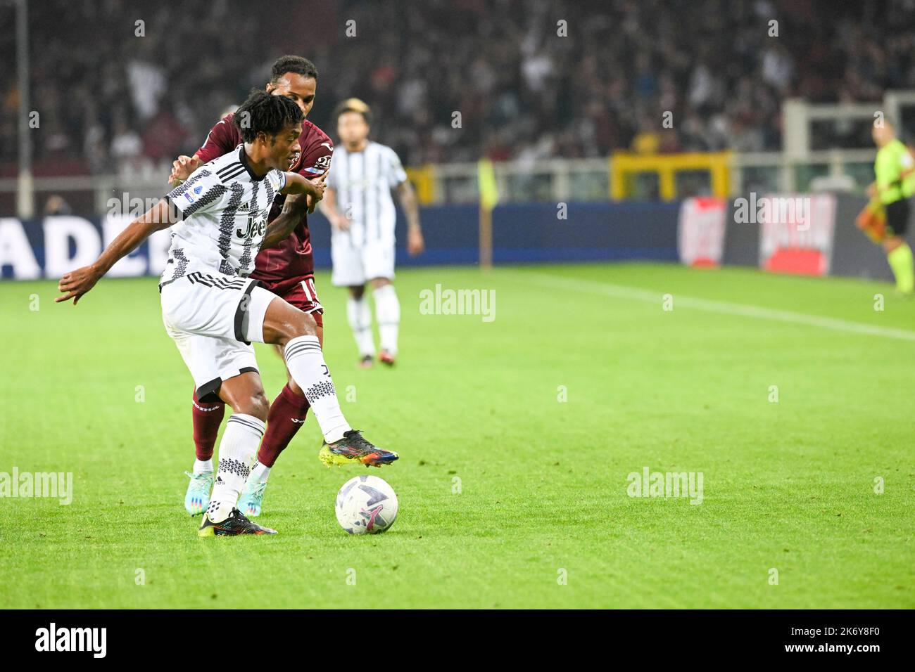 Juan Cuadrado of Juventus FC,Valentino Lazaro of Torino FC,during the ...