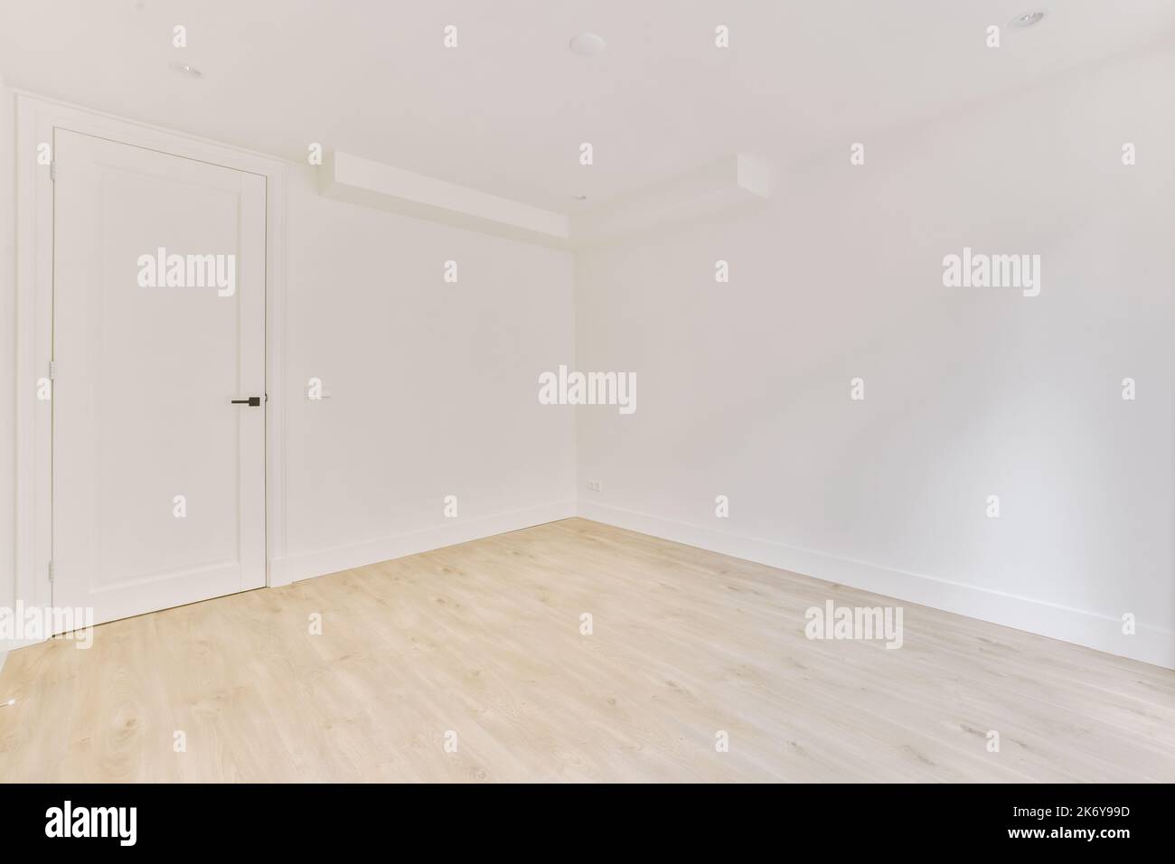 A cozy and spacious empty room in a luxury house Stock Photo - Alamy