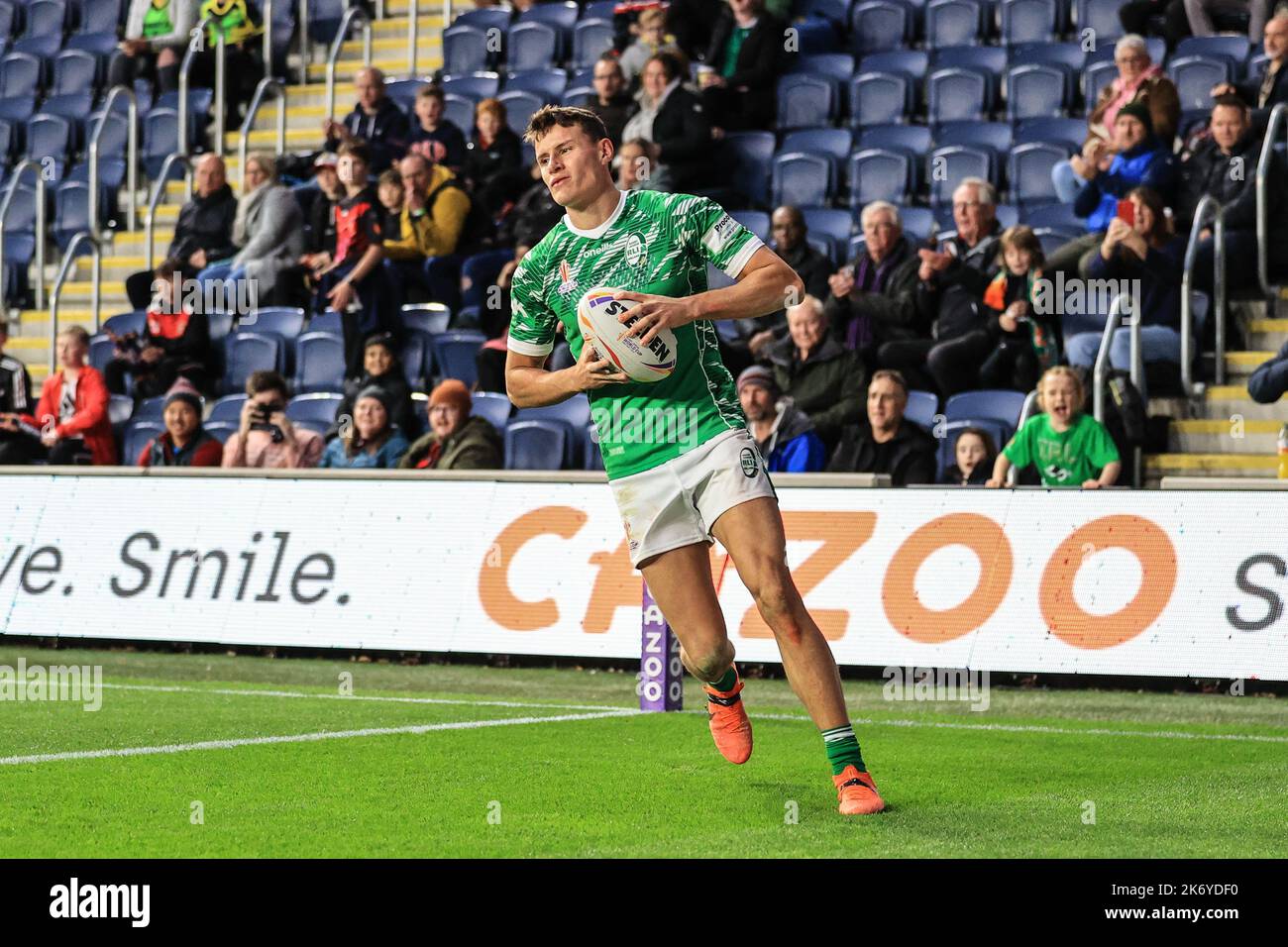 Leeds, UK. 16th Oct, 2022. Innes Senior of Ireland goes over for a ...