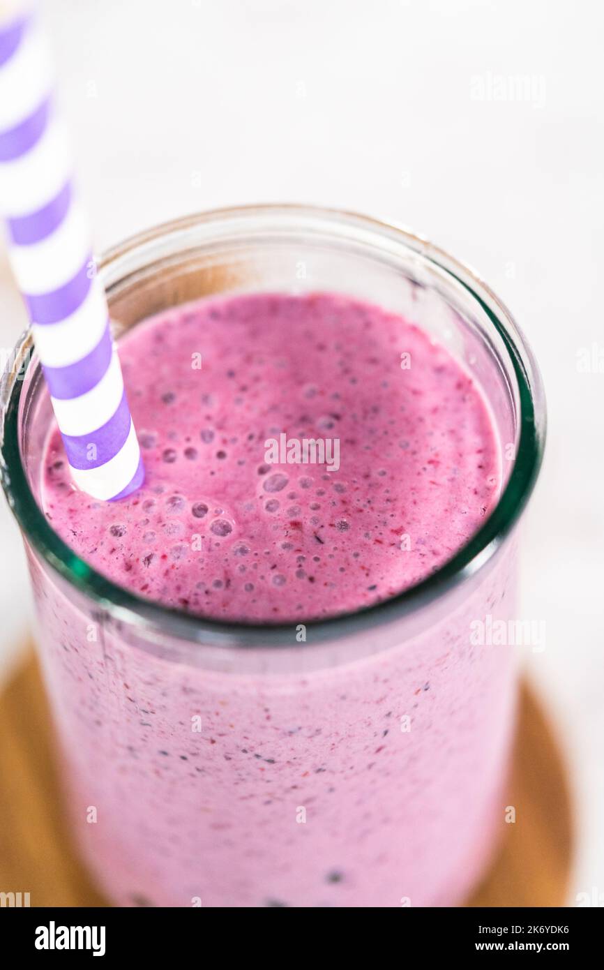 Mixed Berry Boba Smoothie Stock Photo - Alamy