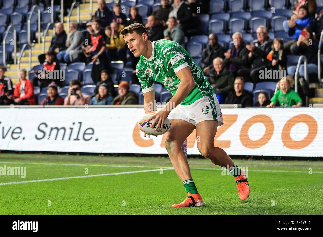 Leeds, UK. 16th Oct, 2022. Innes Senior of Ireland goes over for a ...
