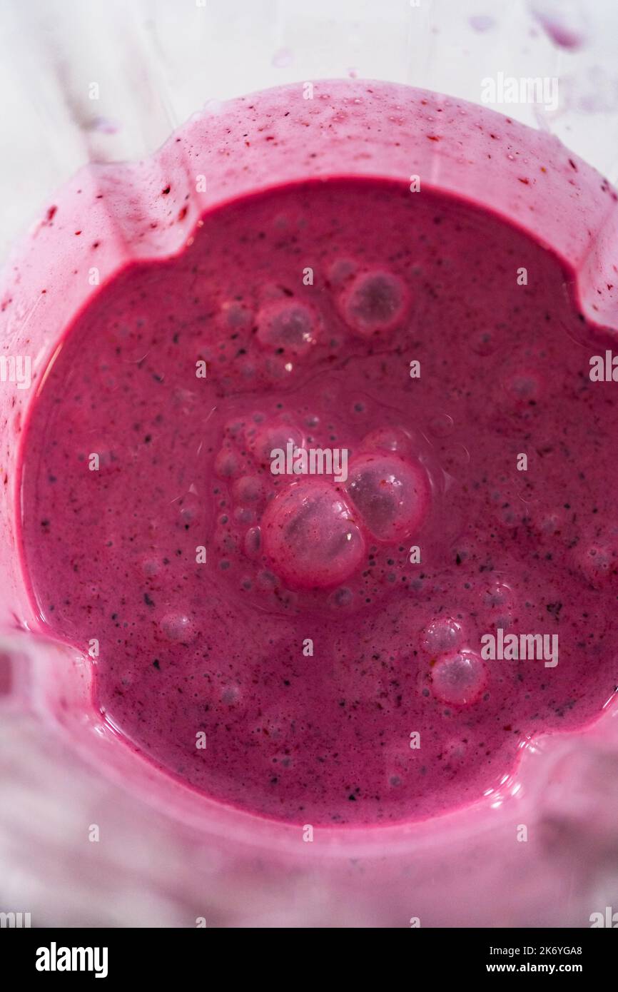 Mixed Berry Boba Smoothie Stock Photo - Alamy