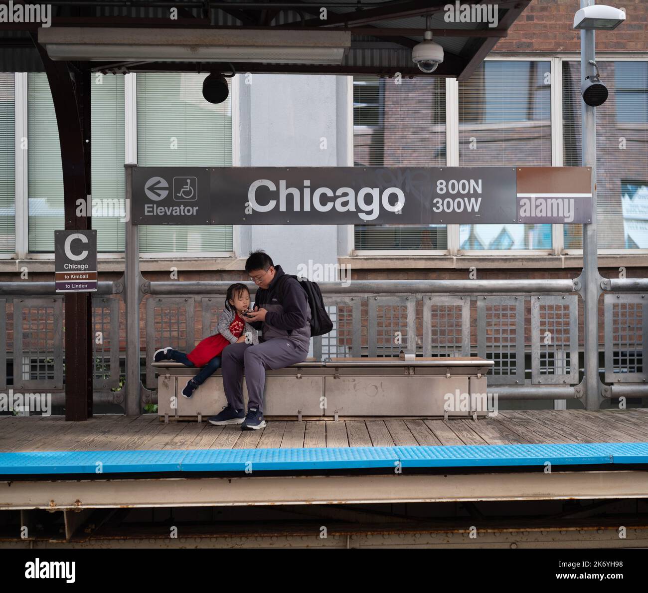 Chicago cta blue line hi-res stock photography and images - Alamy