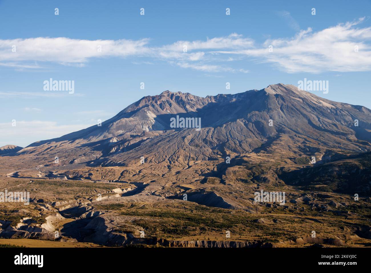 Mountain Saint Helens - volcano in Washington, erupted in 1980 it's the ...