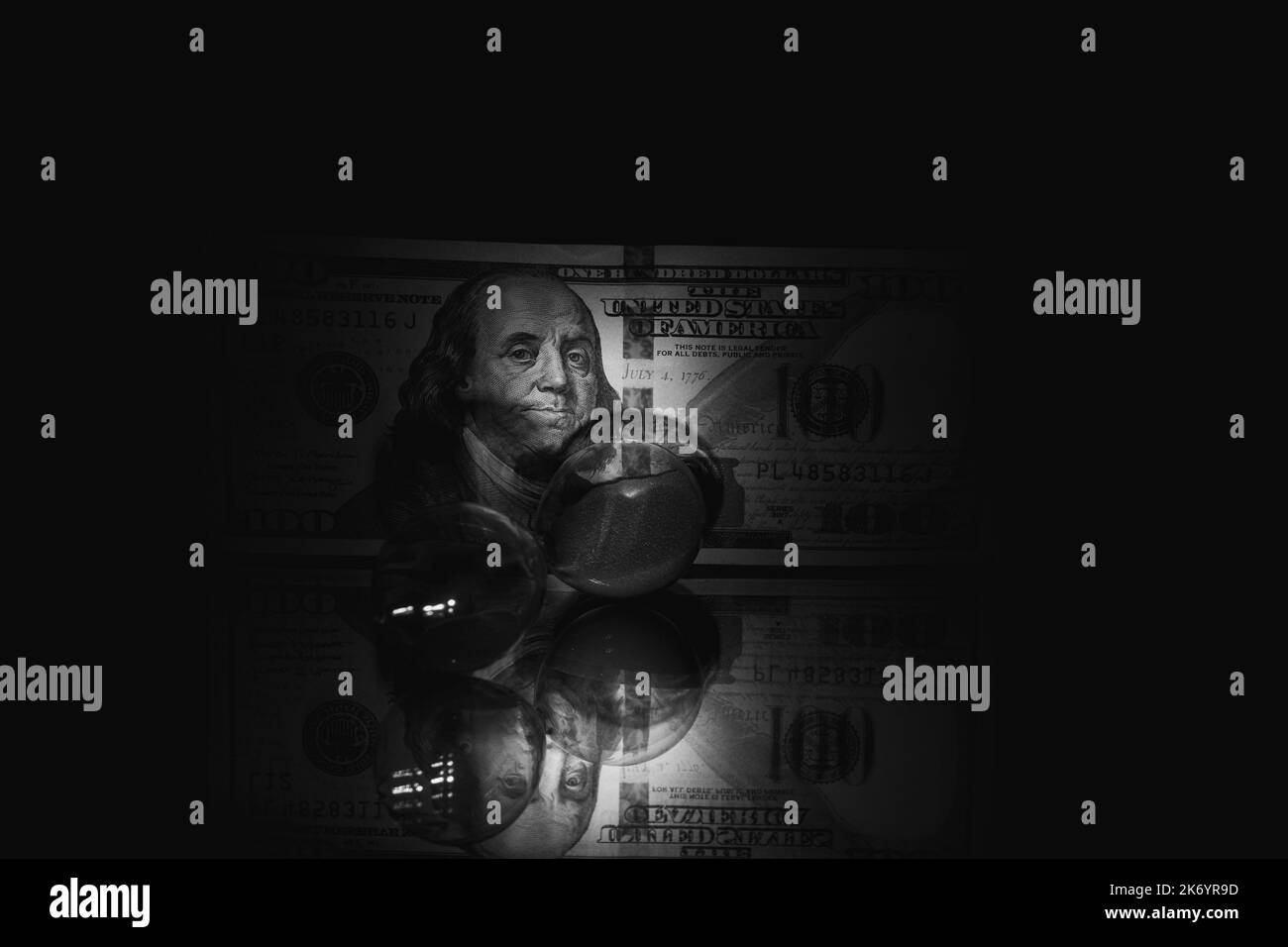 One hundred dollars banknote Black and White Stock Photos & Images - Alamy
