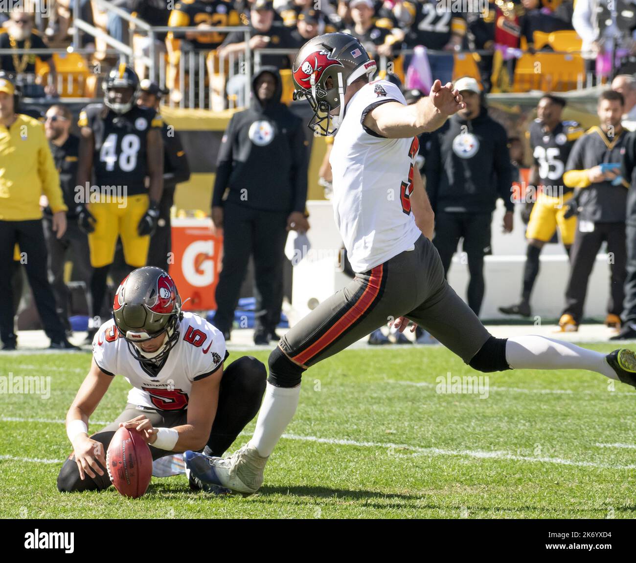 Pittsburgh, United States. 16th Oct, 2022. Tampa Bay Buccaneers place ...