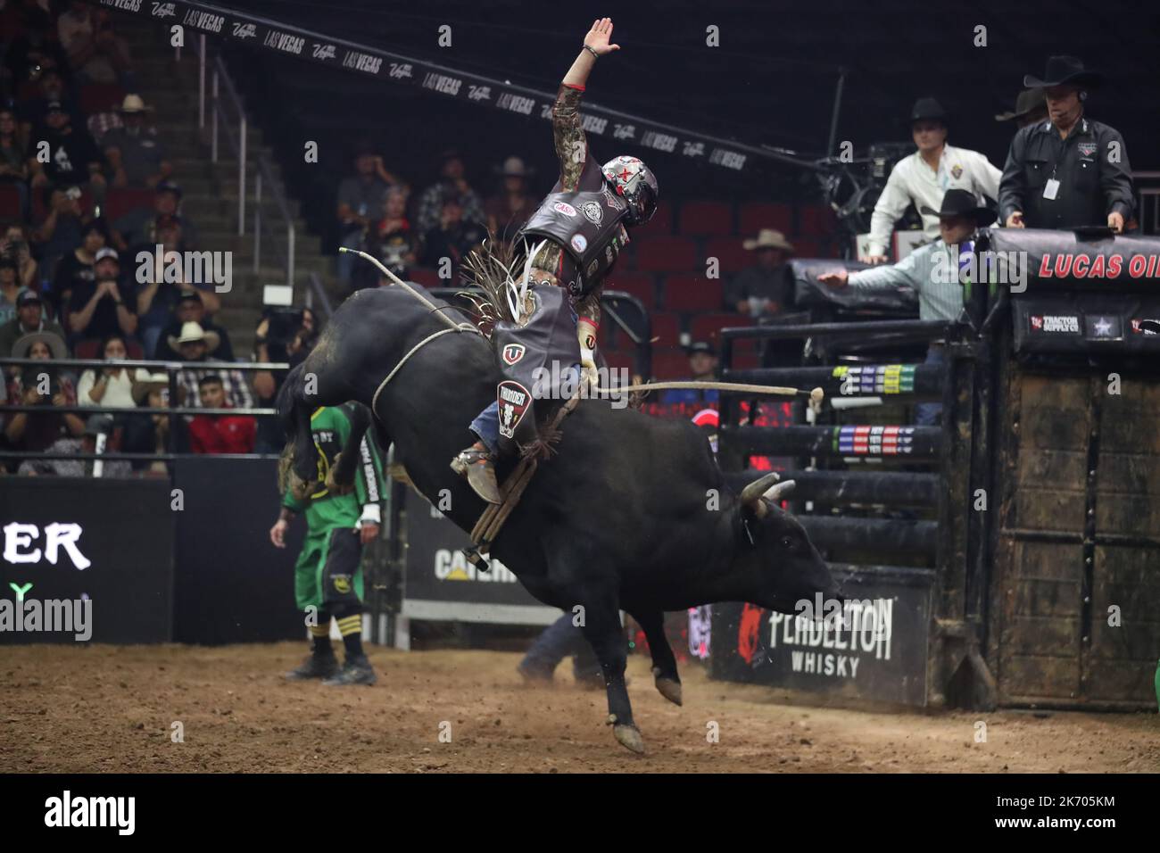 Fight bulldiding hi-res stock photography and images - Alamy