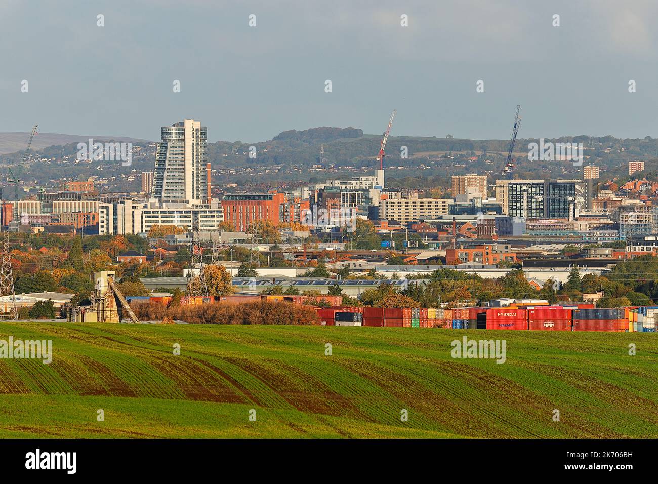 The view towards Bridgewater Place skyscraper in Leeds City Centre from ...