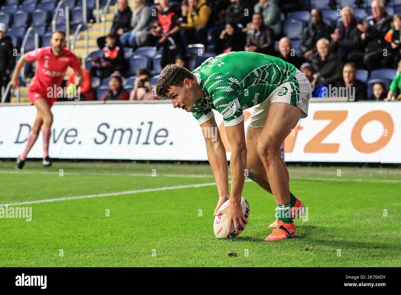 Leeds, UK. 16th Oct, 2022. Innes Senior of Ireland goes over for a ...