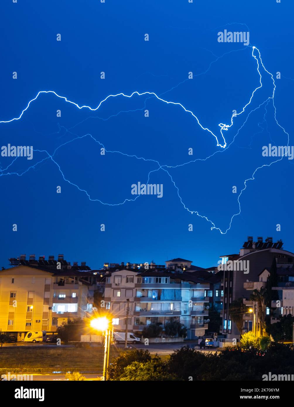 Thunder storm lightning hi-res stock photography and images - Alamy