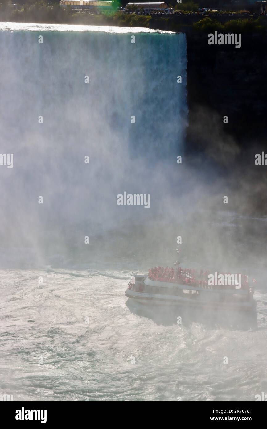 Maid of the Mist tourist boat below Niagara Falls Stock Photo - Alamy