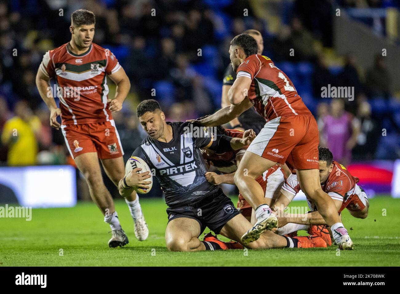 Warrington, UK. 16th October 2022; Halliwell Jones Stadium, Warrington ...