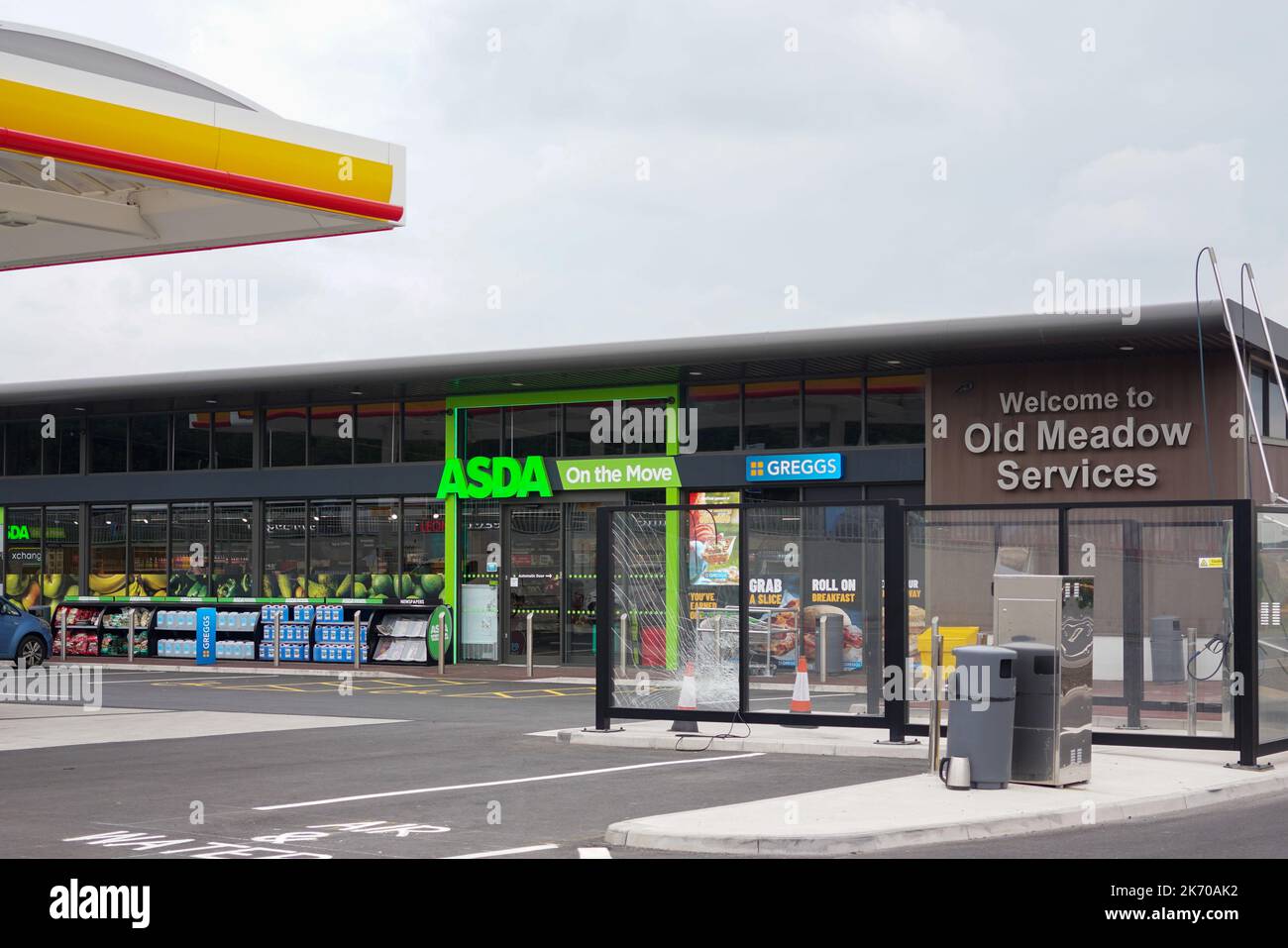 Mcdonalds motorway services hi-res stock photography and images - Alamy