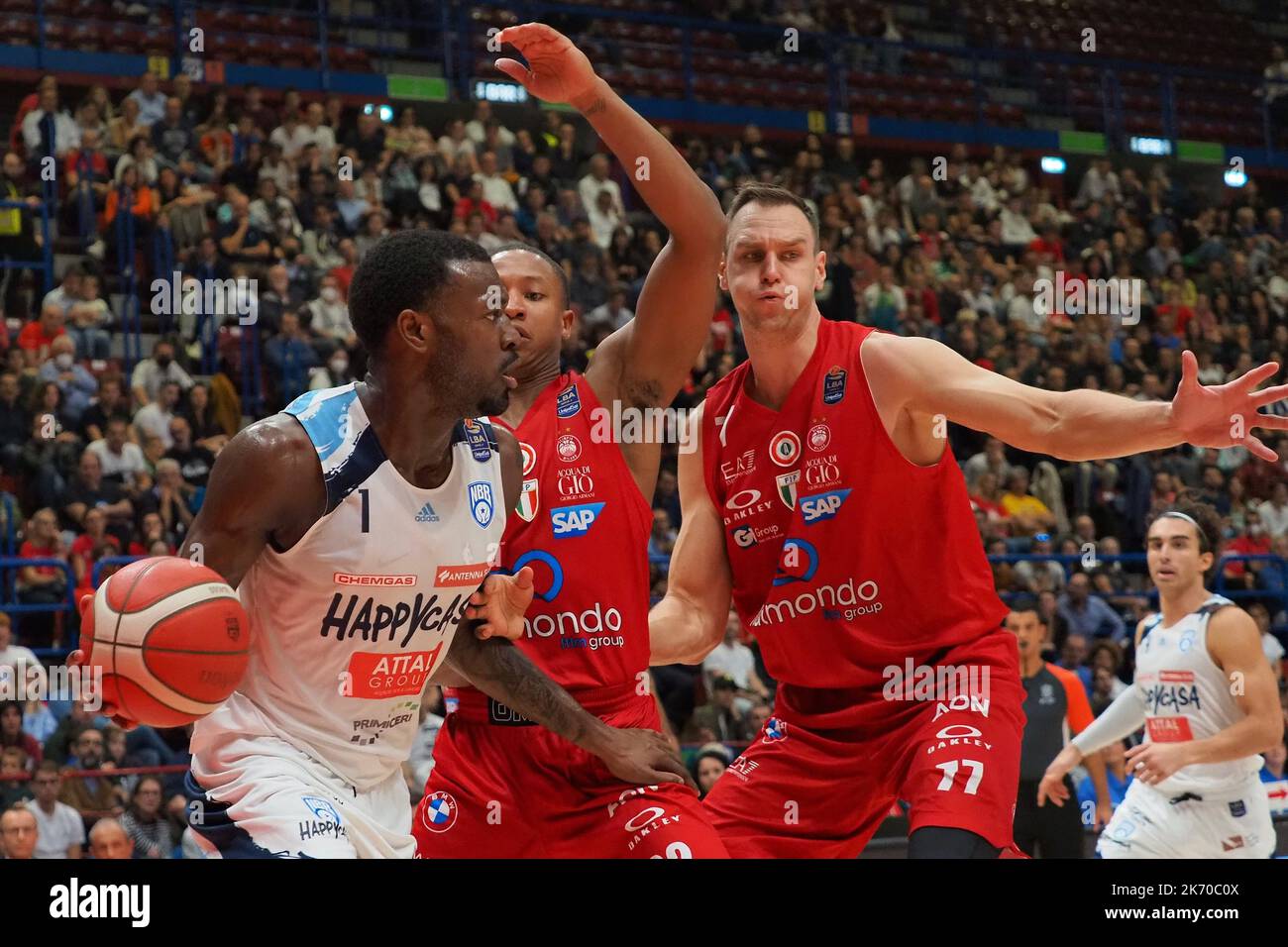 Jason Burnell (HappyCasa Brindisi) thwarted by Johannes Voigtmann (EA7 ...