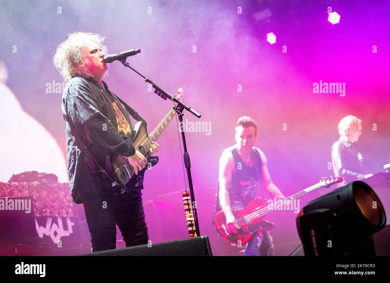 Hamburg, Germany. 16th Oct, 2022. Robert Smith (l-r), frontman of "The ...