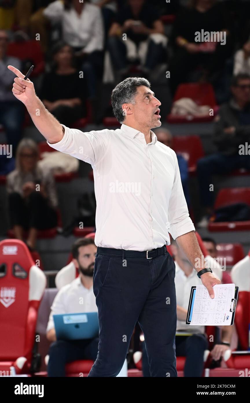 Andrea giani coach hi-res stock photography and images - Alamy