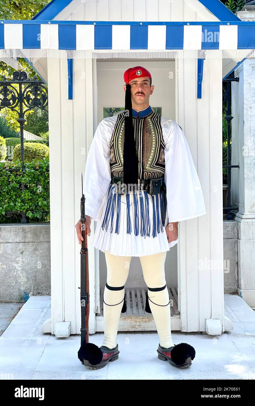 Greek soldier guards the Tomb of the Unknown Soldier at parliament ...