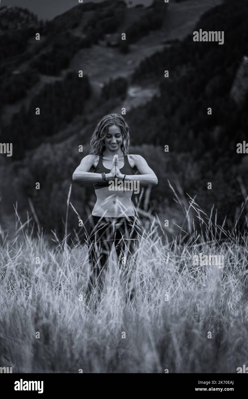 Aspen Colorado Yoga Poses in Nature Black & White Stock Photo - Alamy
