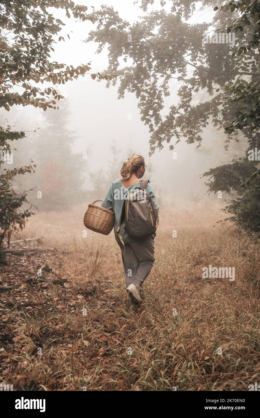 Walk in the fresh air hi-res stock photography and images - Alamy