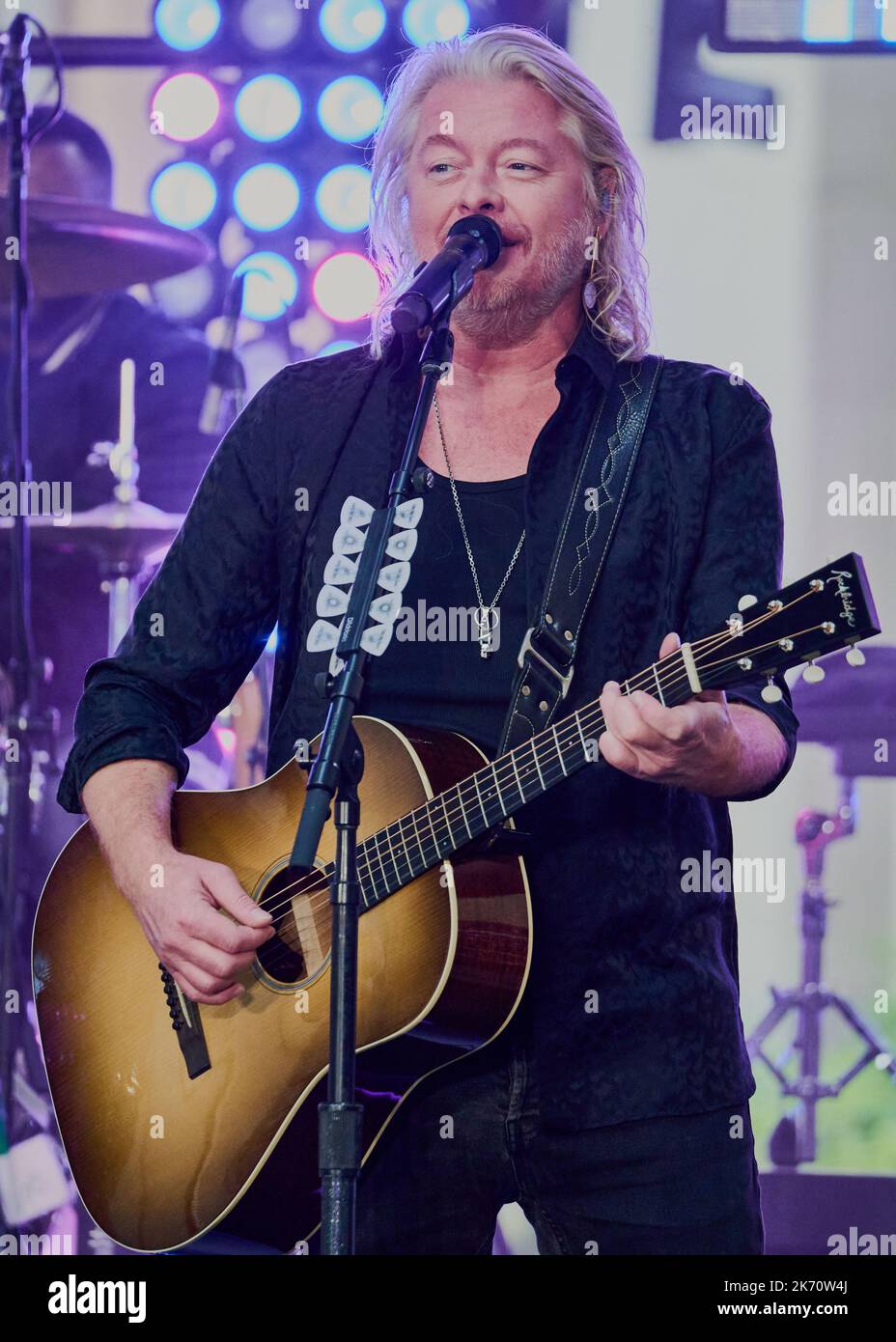 Singer jimi westbrook of little big town hi-res stock photography and ...