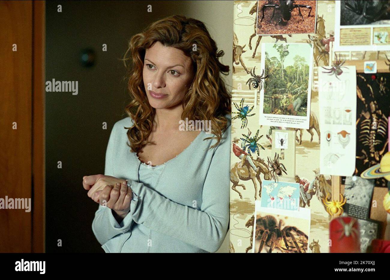 KARI WUHRER, EIGHT LEGGED FREAKS, 2002 Stock Photo - Alamy