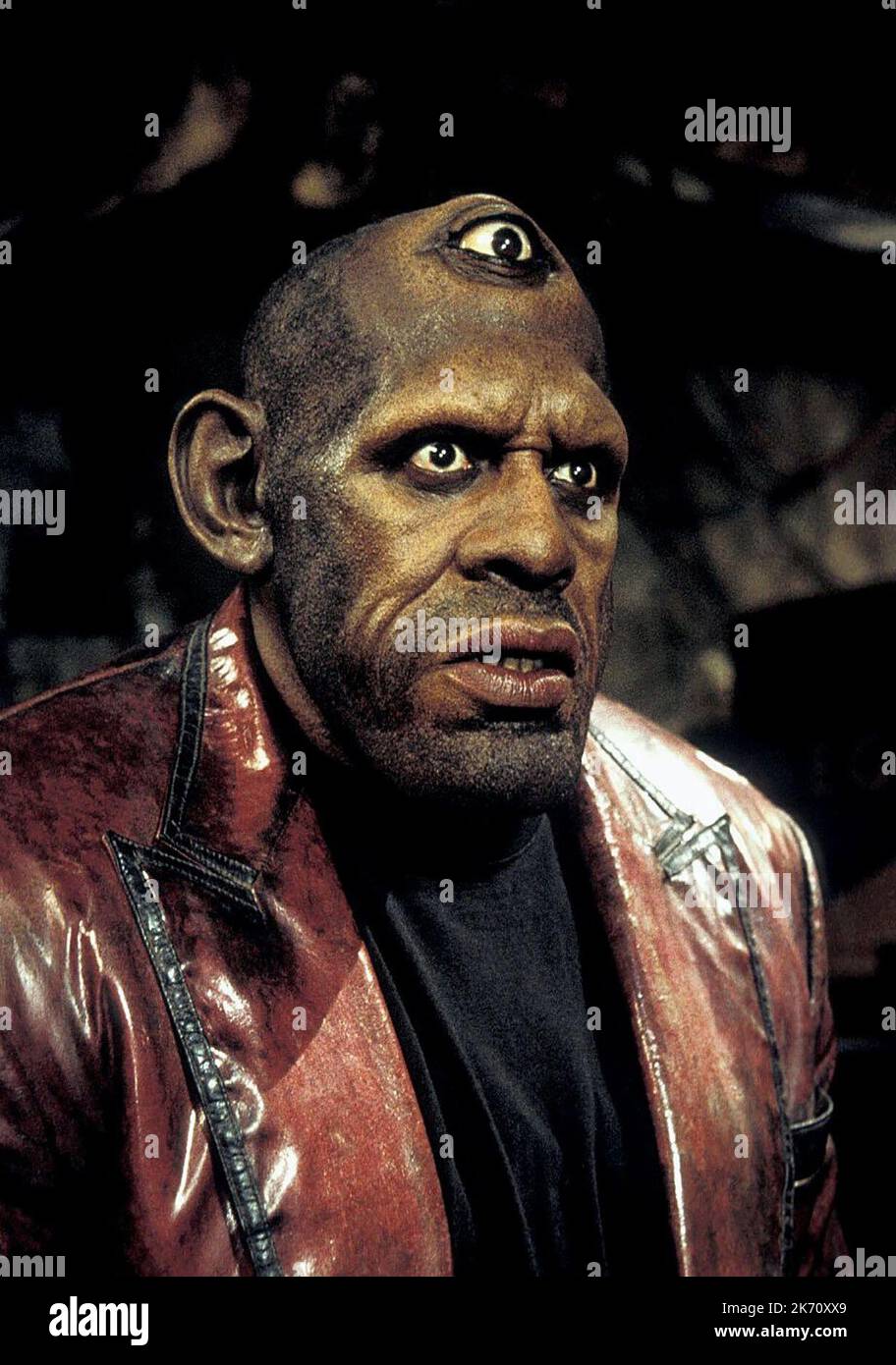 KEVIN GREVIOUX, MEN IN BLACK II, 2002 Stock Photo - Alamy