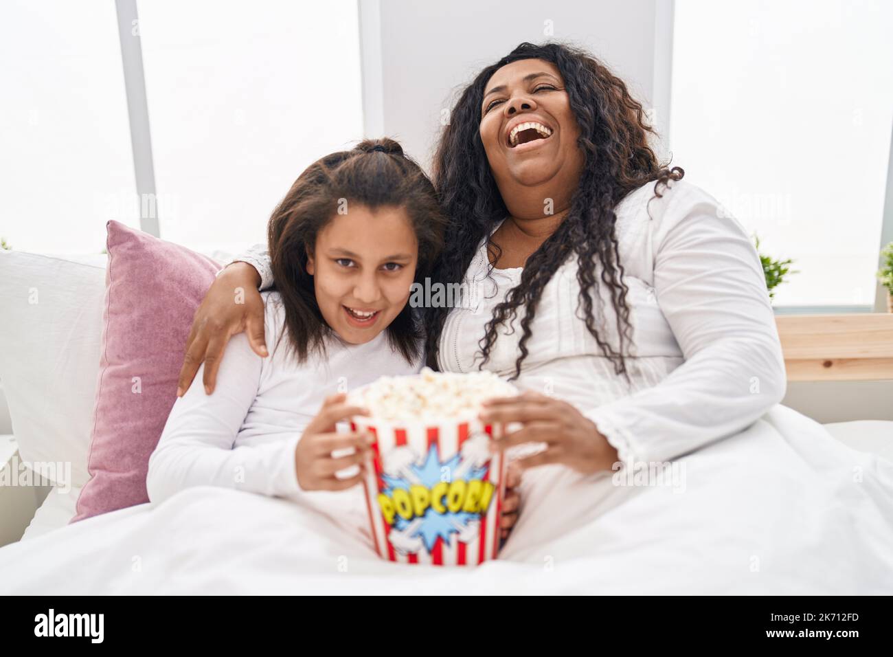 Laughing out loud movie hi-res stock photography and images - Alamy