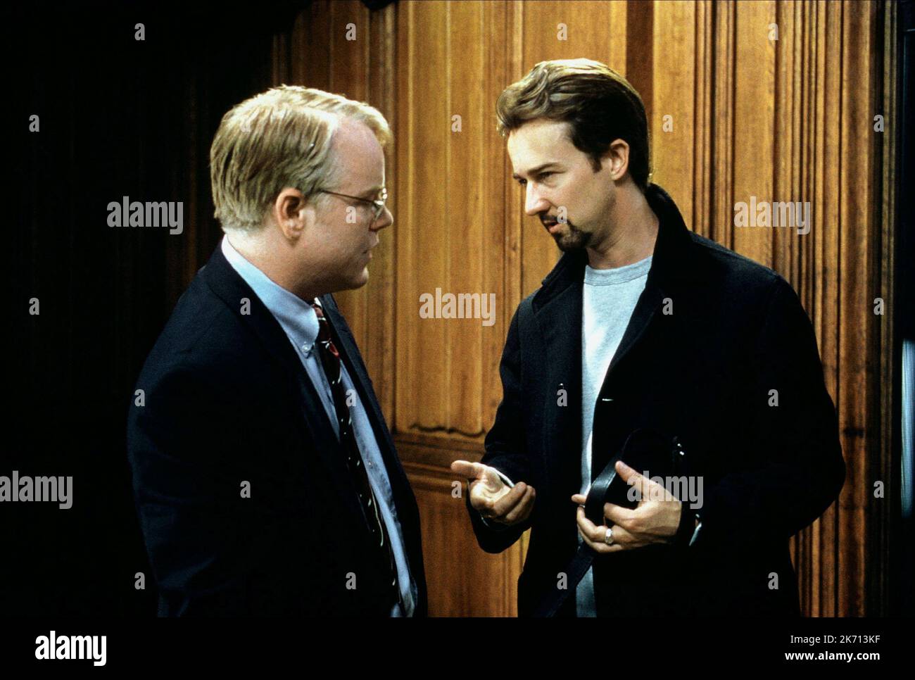EDWARD NORTON, PHILIP SEYMOUR HOFFMAN, 25TH HOUR, 2002 Stock Photo - Alamy