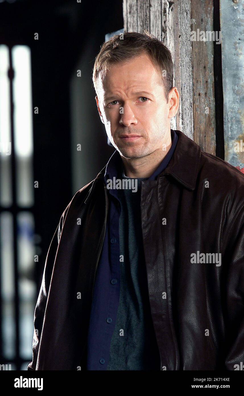 DONNIE WAHLBERG, BOOMTOWN, 2002 Stock Photo - Alamy