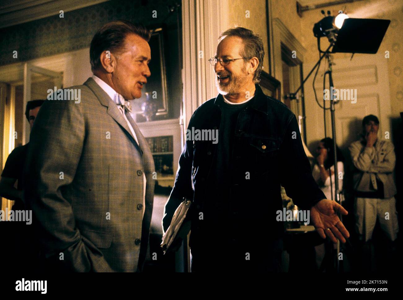 MARTIN SHEEN, STEVEN SPIELBERG, CATCH ME IF YOU CAN, 2002 Stock Photo ...
