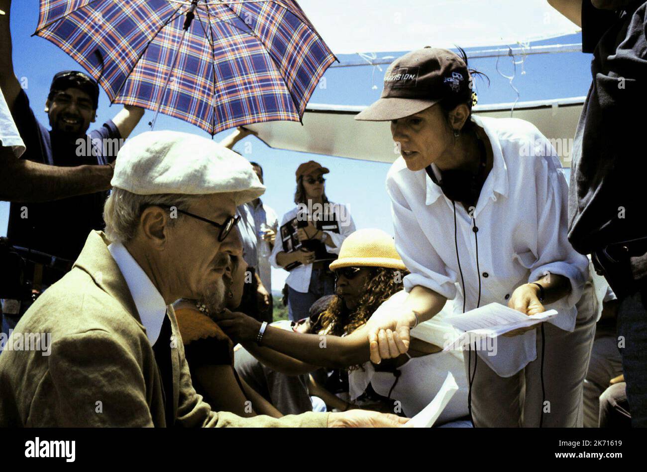 GEOFFREY RUSH, JULIE TAYMOR, FRIDA, 2002 Stock Photo - Alamy