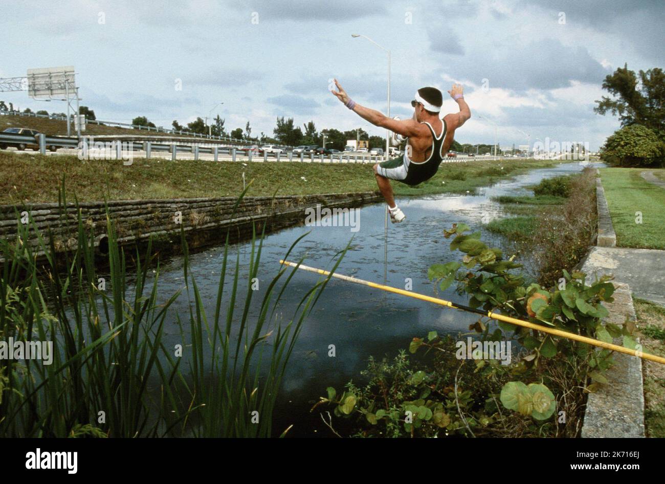 MAN JUMPS IN WATER, JACKASS: THE MOVIE, 2002 Stock Photo - Alamy