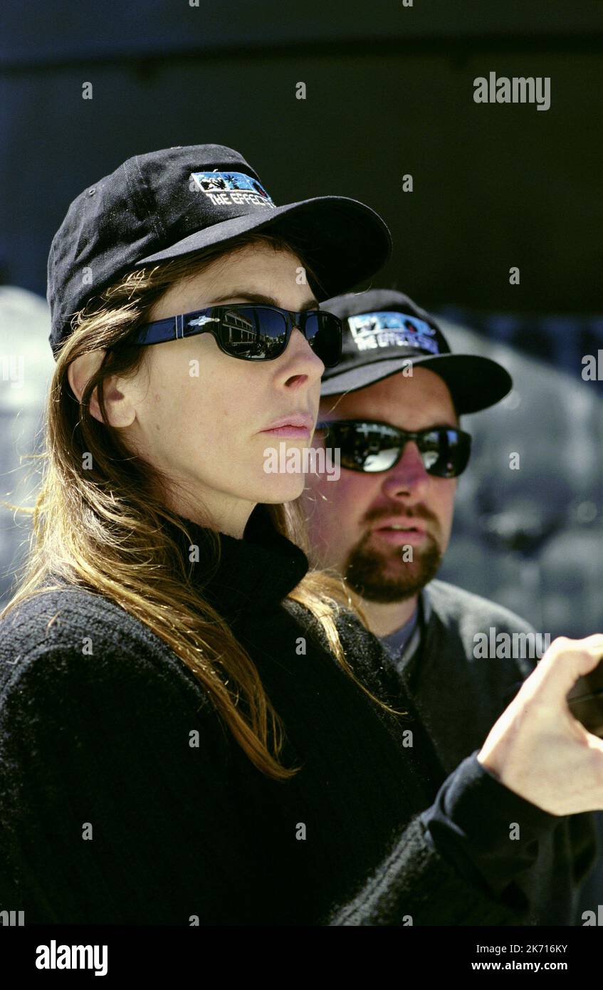 KATHRYN BIGELOW, JEFF CRONENWETH, K-19: THE WIDOWMAKER, 2002 Stock Photo - Alamy