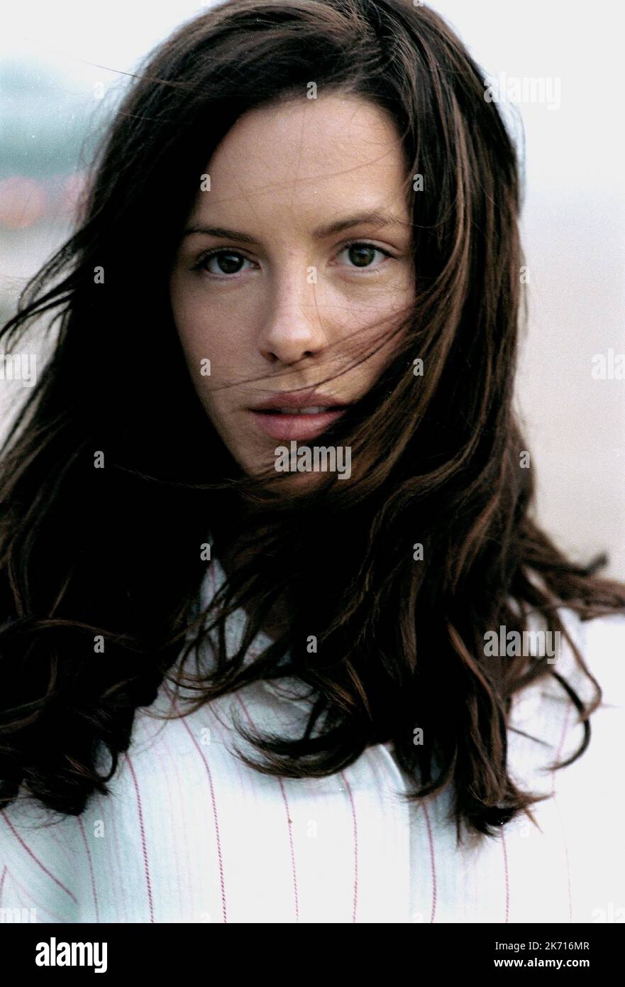 KATE BECKINSALE, LAUREL CANYON, 2002 Stock Photo - Alamy KATE BECKINSALE, LAUREL CANYON, 2002 Stock Photo - Alamy