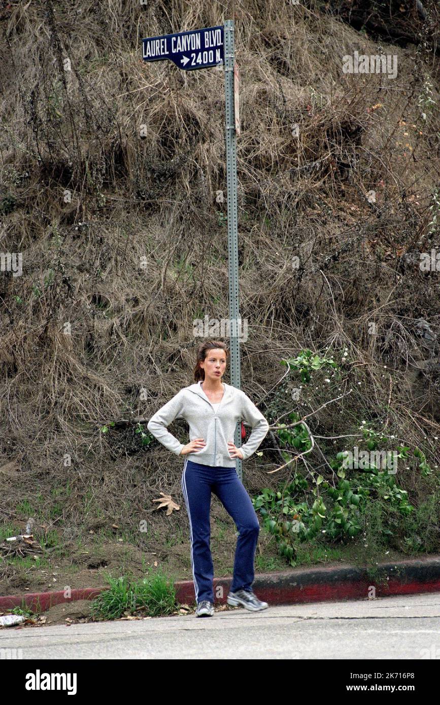 KATE BECKINSALE, LAUREL CANYON, 2002 Stock Photo - Alamy KATE BECKINSALE, LAUREL CANYON, 2002 Stock Photo - Alamy