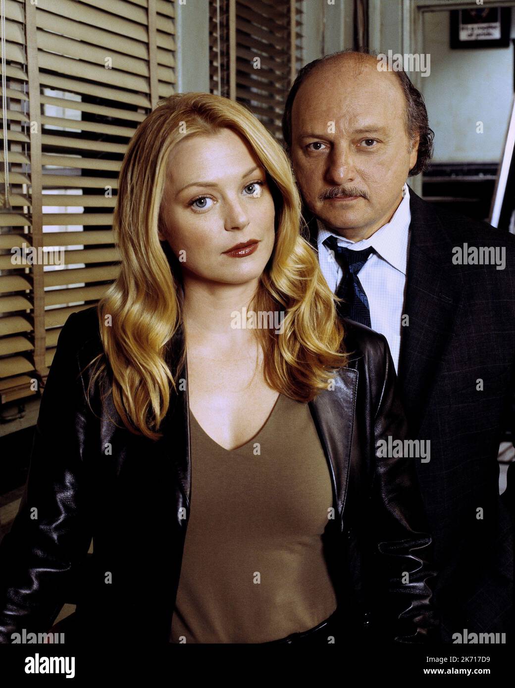 Nypd blue 1993 hi-res stock photography and images - Alamy
