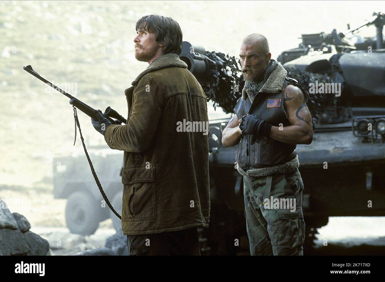 CHRISTIAN BALE, MATTHEW MCCONAUGHEY, REIGN OF FIRE, 2002 Stock Photo ...