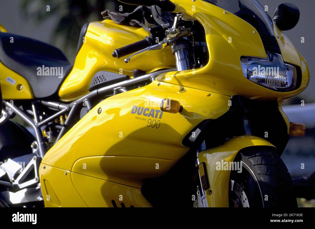 Ducati 900 motorbike hi-res stock photography and images - Alamy