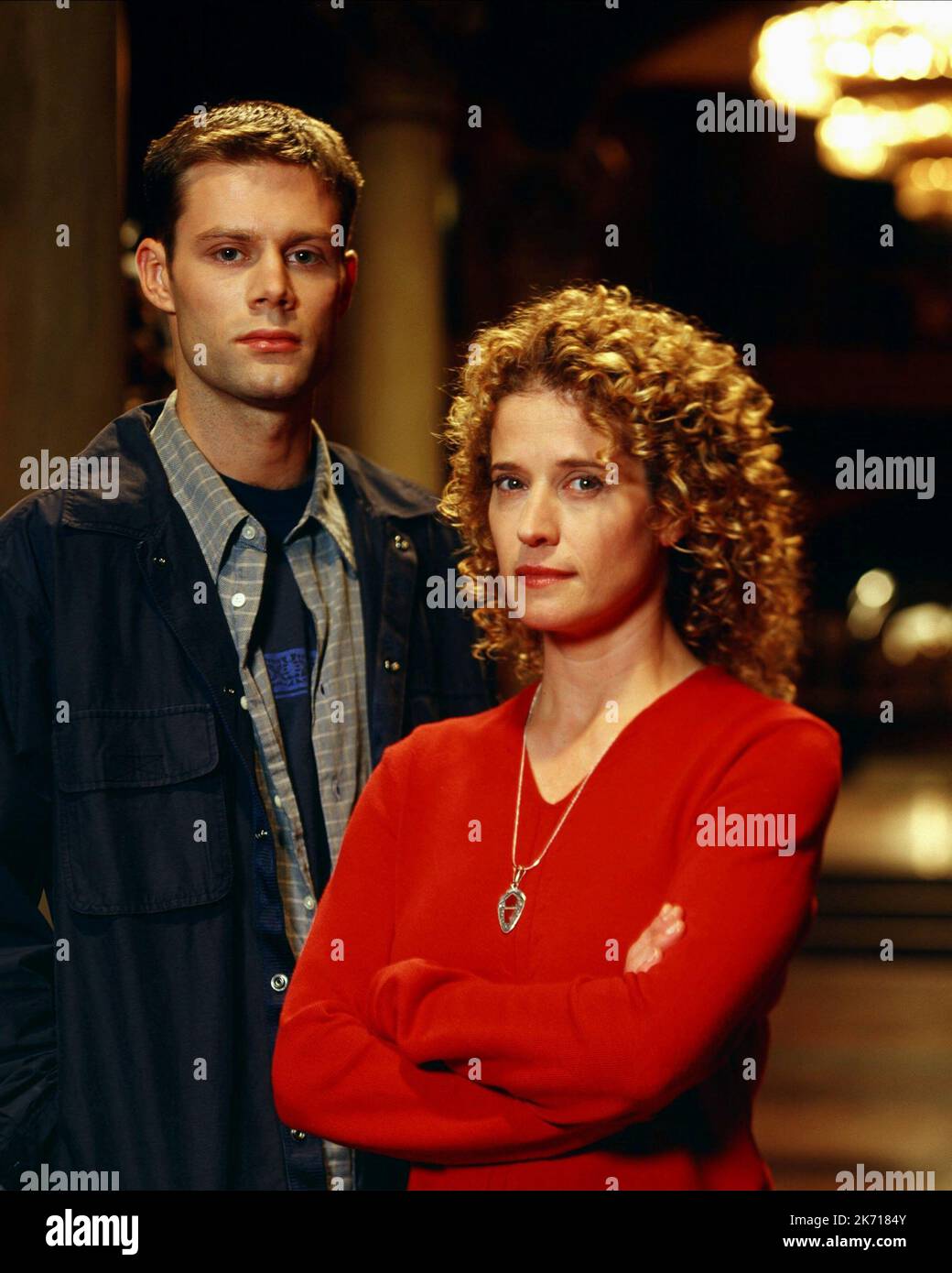 MATT ROSS, NANCY TRAVIS, ROSE RED, 2002 Stock Photo - Alamy