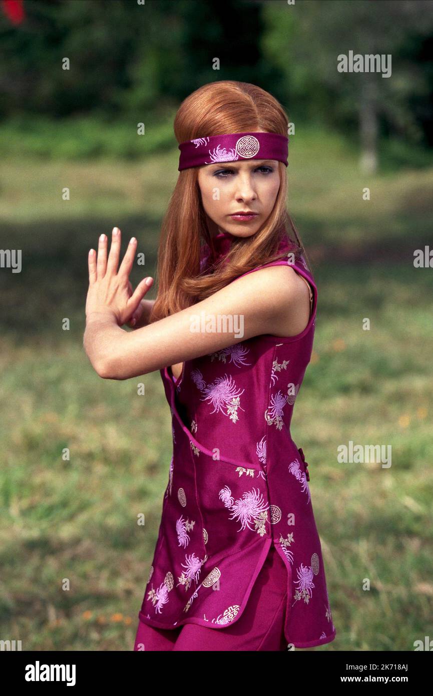 Sarah Michelle Gellar Scooby Doo Screencaps