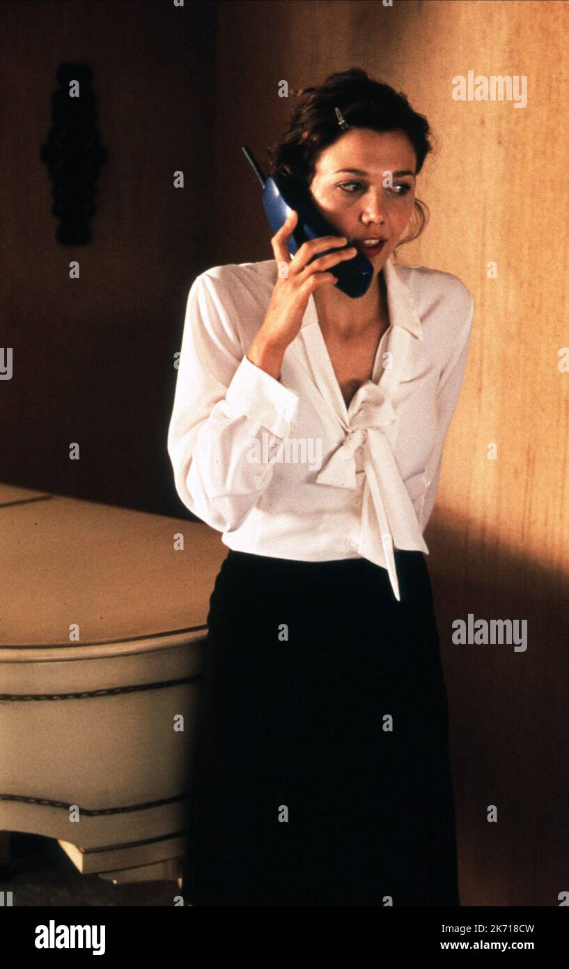 MAGGIE GYLLENHAAL, SECRETARY, 2002 Stock Photo - Alamy